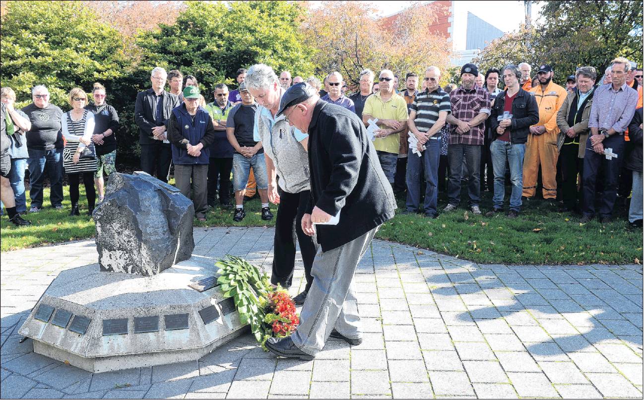 Sombre day as workers remembered | Otago Daily Times Online News