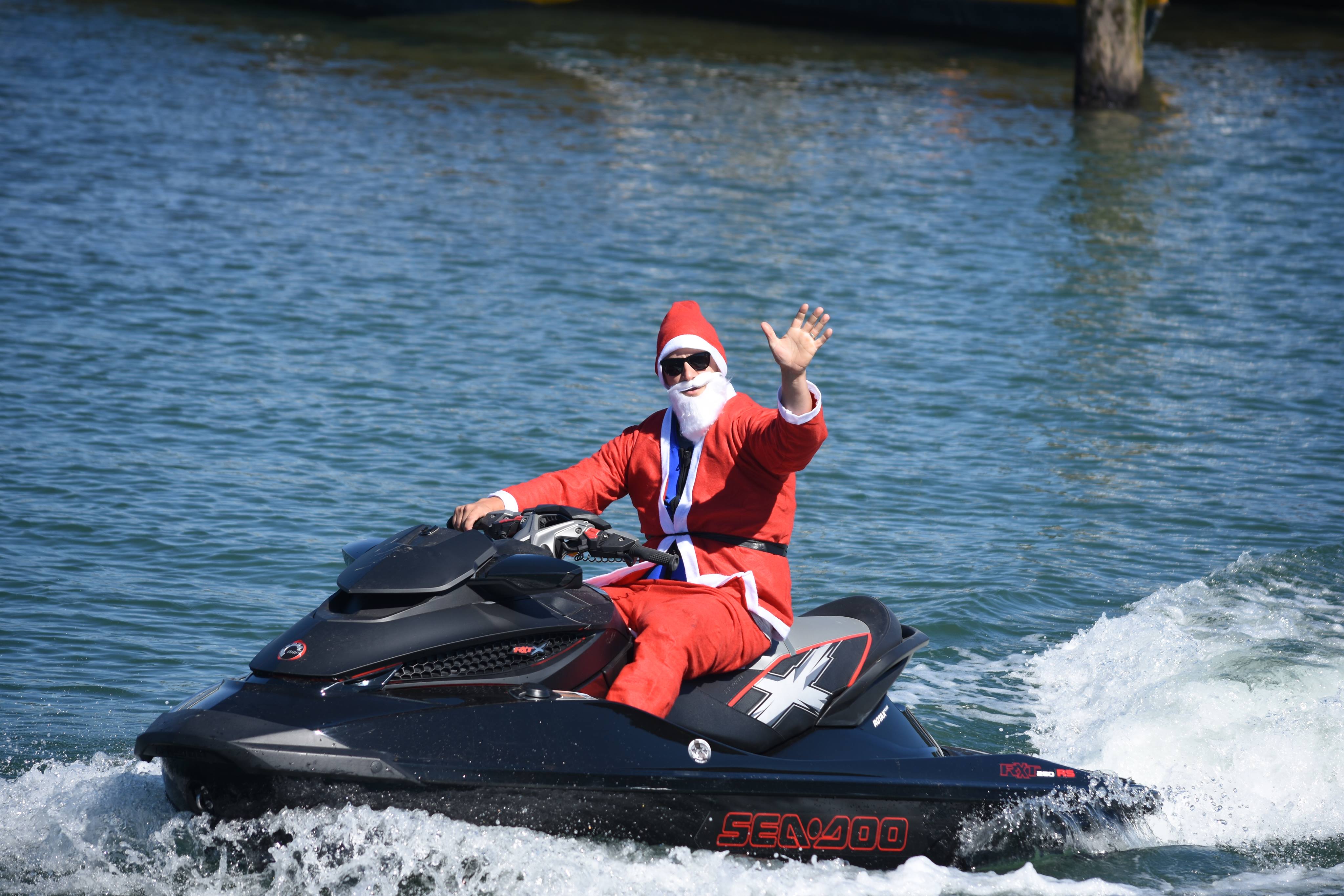 santajetskilisahenderson.jpg | Otago Daily Times Online News