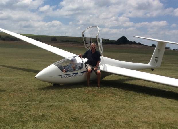 Widow pays tribute to husband after gliding tragedy | Otago Daily Times ...