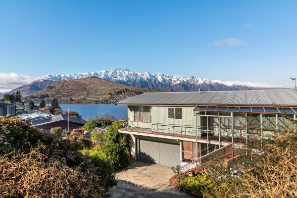 'Iconic' Queenstown home on the block | Otago Daily Times Online News