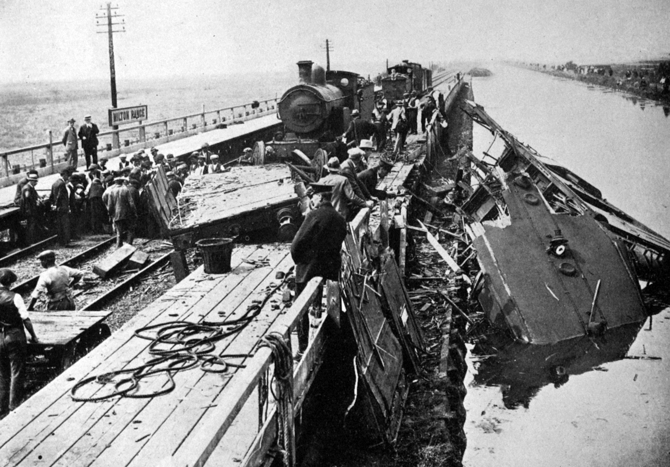 Workers’ trains collide in fog | Otago Daily Times Online News