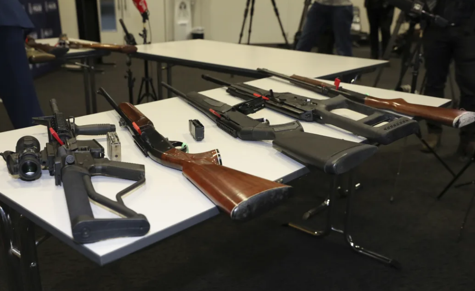 Minister accused of misleading public on gun stats | Star News