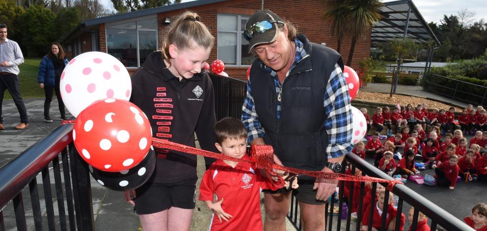 Pupils flock to new play area | Otago Daily Times Online News