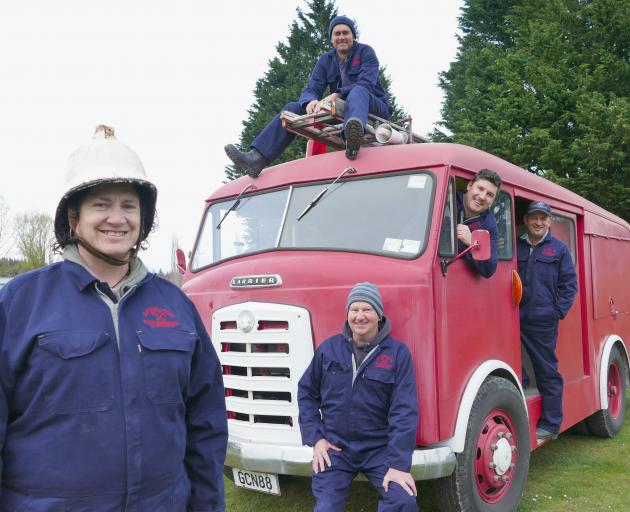 Retro fire truck inspires smiles all around | Otago Daily Times Online News