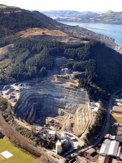 Extending quarry 'will destroy hilltop' | Otago Daily Times Online News
