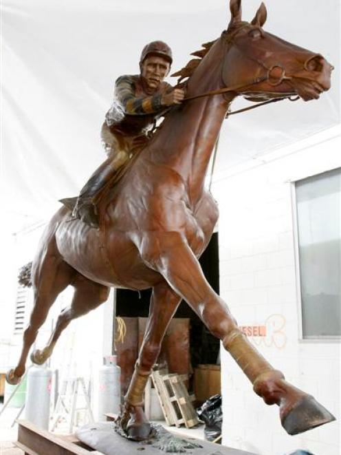 Phar Lap statue unveiled tomorrow | Otago Daily Times Online News