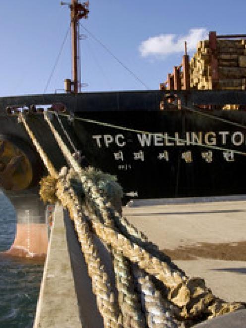 Safety fears delay departure of logging ship | Otago Daily Times Online ...