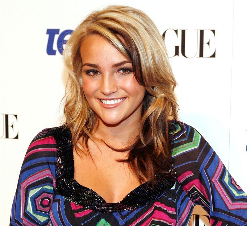 Jamie Lynn shows off baby on 'OK!' cover | Otago Daily Times Online News