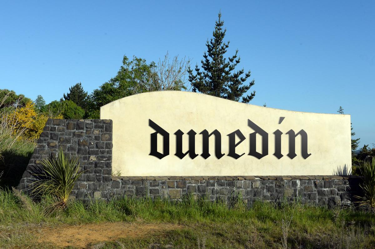 Gothic makeover for Dunedin's welcome signs | Otago Daily Times Online News