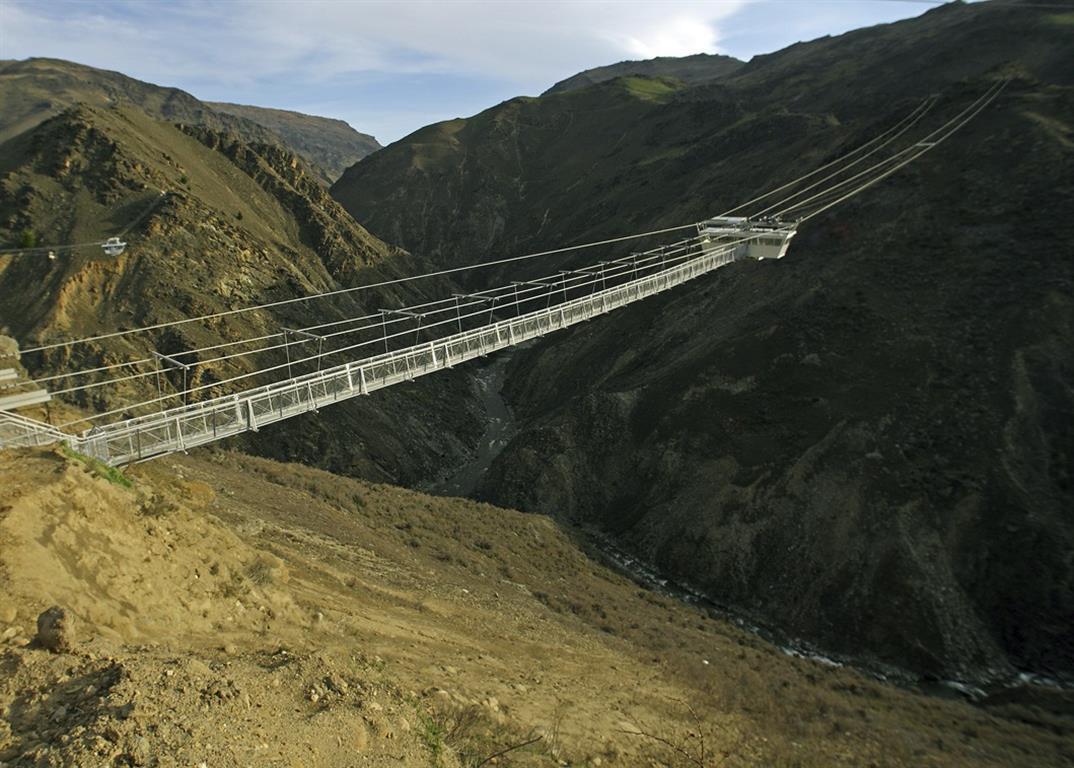 Man left dangling at Nevis Swing | Otago Daily Times Online News