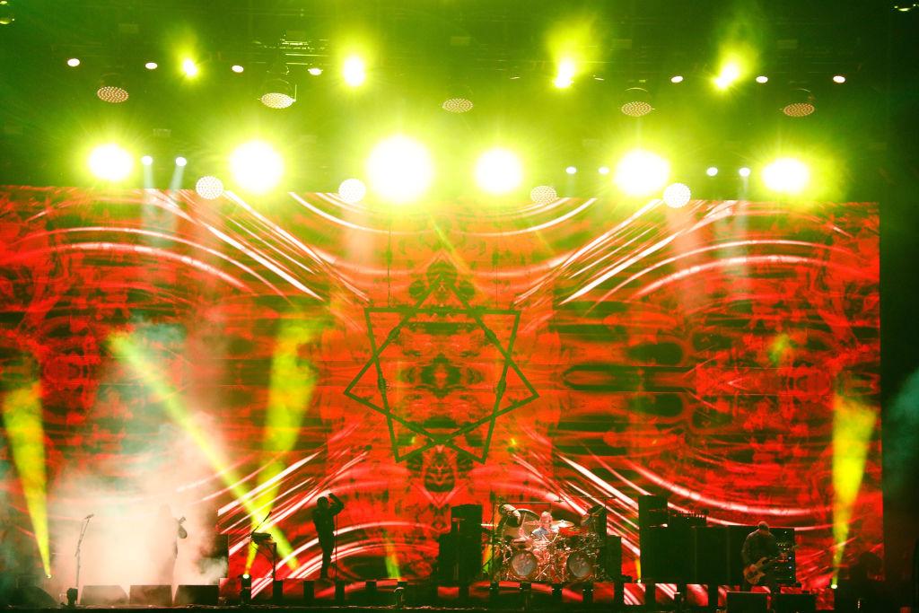 Tool lead singer admits to having Covid-19 while performing in Auckland ...