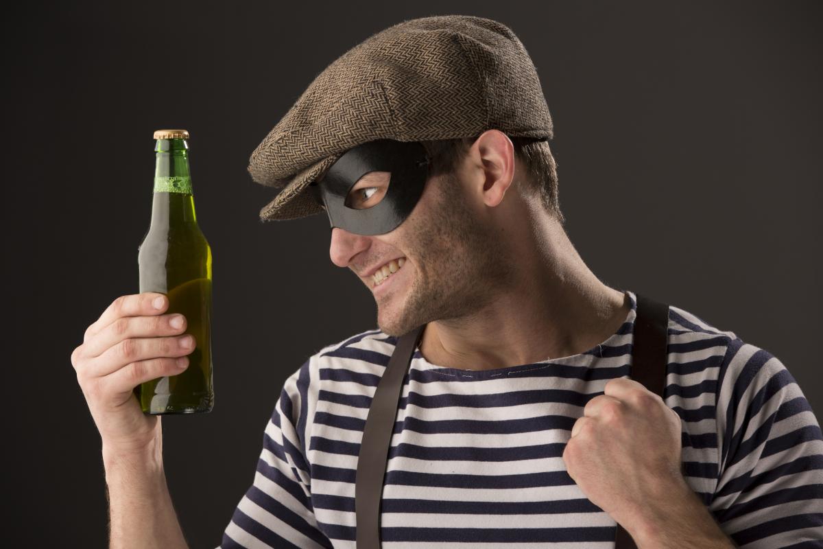 Cops nab thirsty crate snatching thief | Otago Daily Times Online News