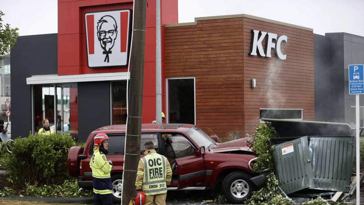 One seriously hurt as crash cuts power to fast food outlets | Otago ...