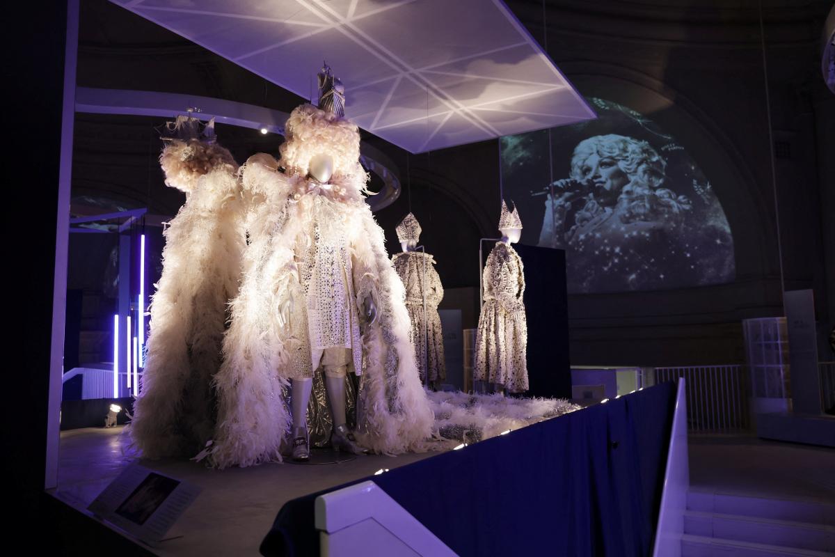 New V&A show salutes and studies top stars | Otago Daily Times Online News