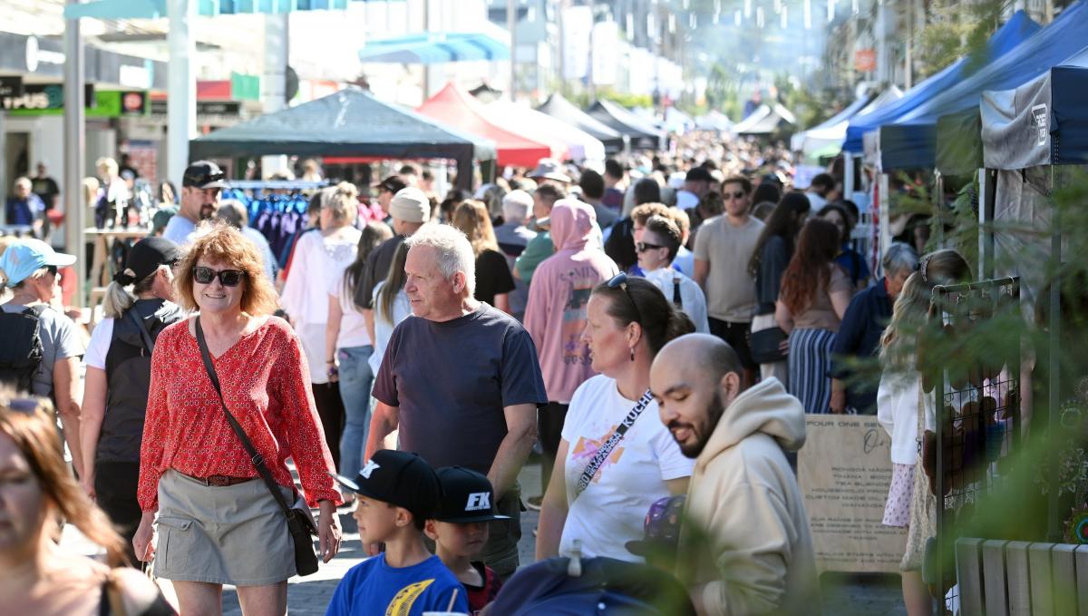 Proposal to lift liquor ban for George Street Market | Otago Daily ...