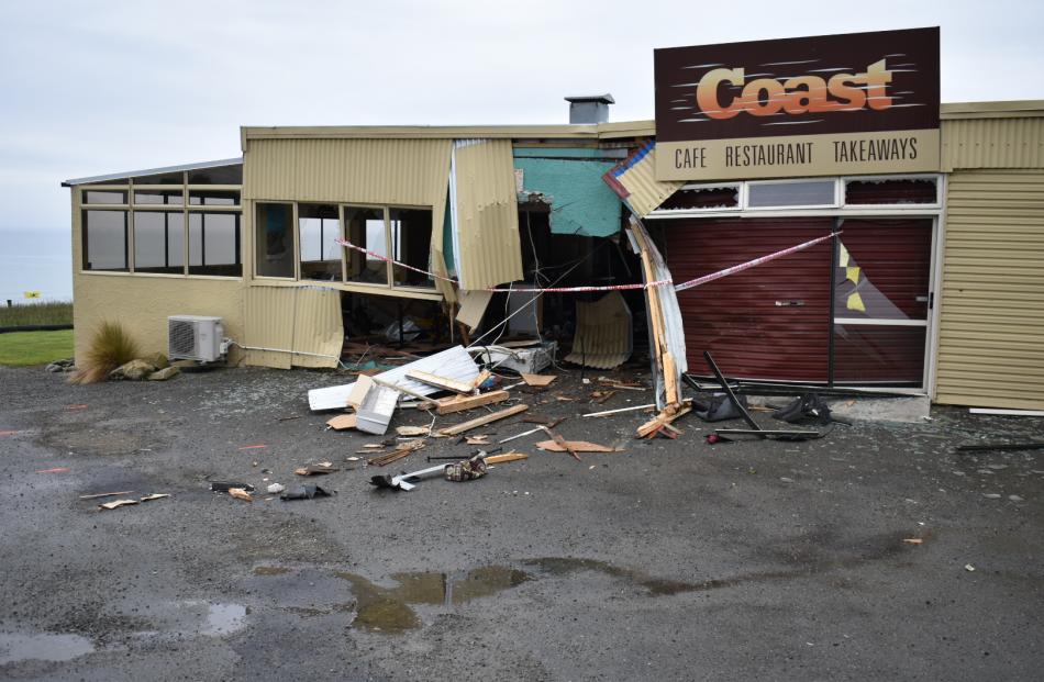 Car crashes into Kakanui cafe | Otago Daily Times Online News