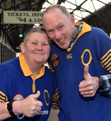 People: Rugby fans at Dunedin Railway Station and Ranfurly Shield match ...