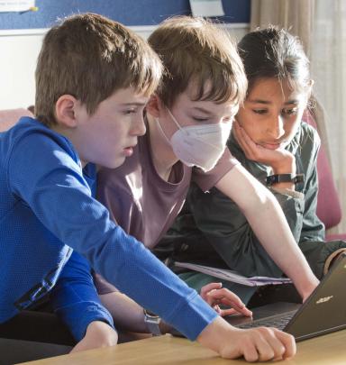 Pupils put their knowledge to the test in spelling contest | Otago ...