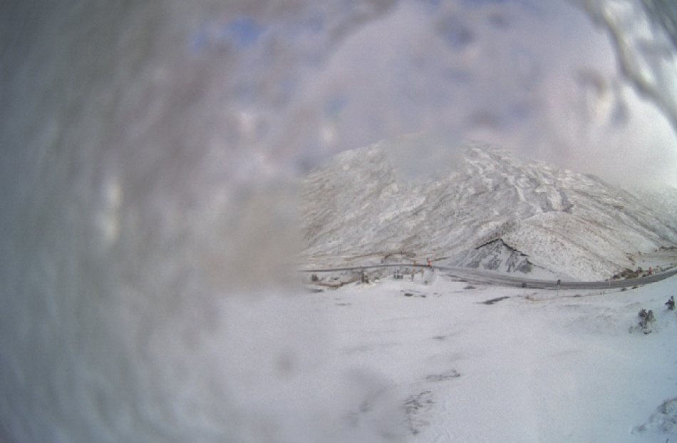 Crown Range reopens after snow closure | Otago Daily Times Online News