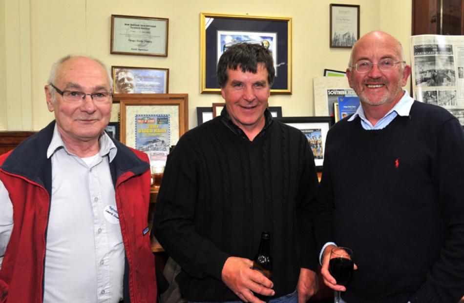 People: 'Evening Star' reunion | Otago Daily Times Online News