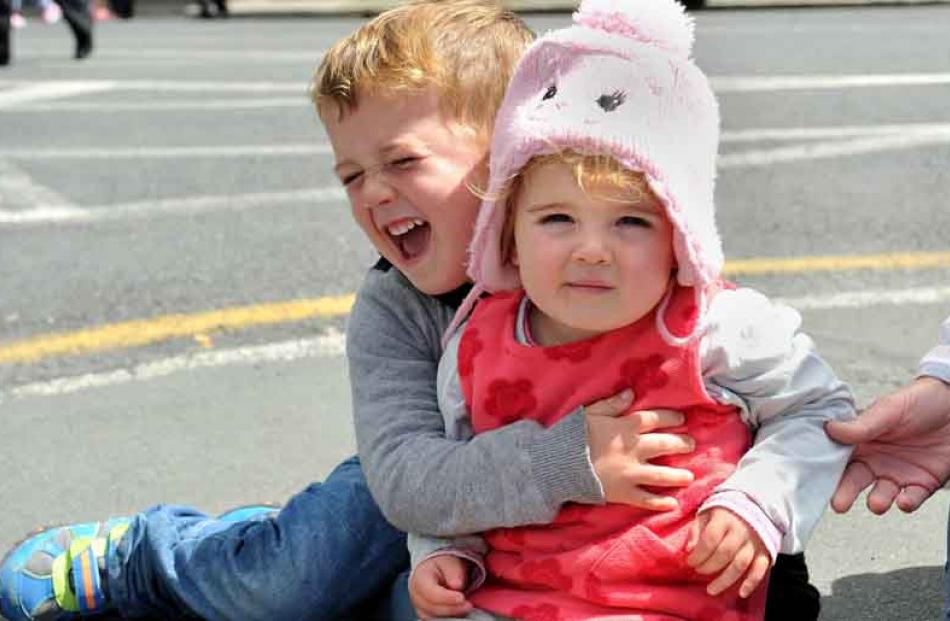 People: Dunedin Santa parade | Otago Daily Times Online News