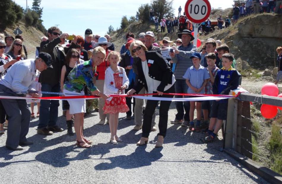 Red Bridge centennial celebrated | Otago Daily Times Online News