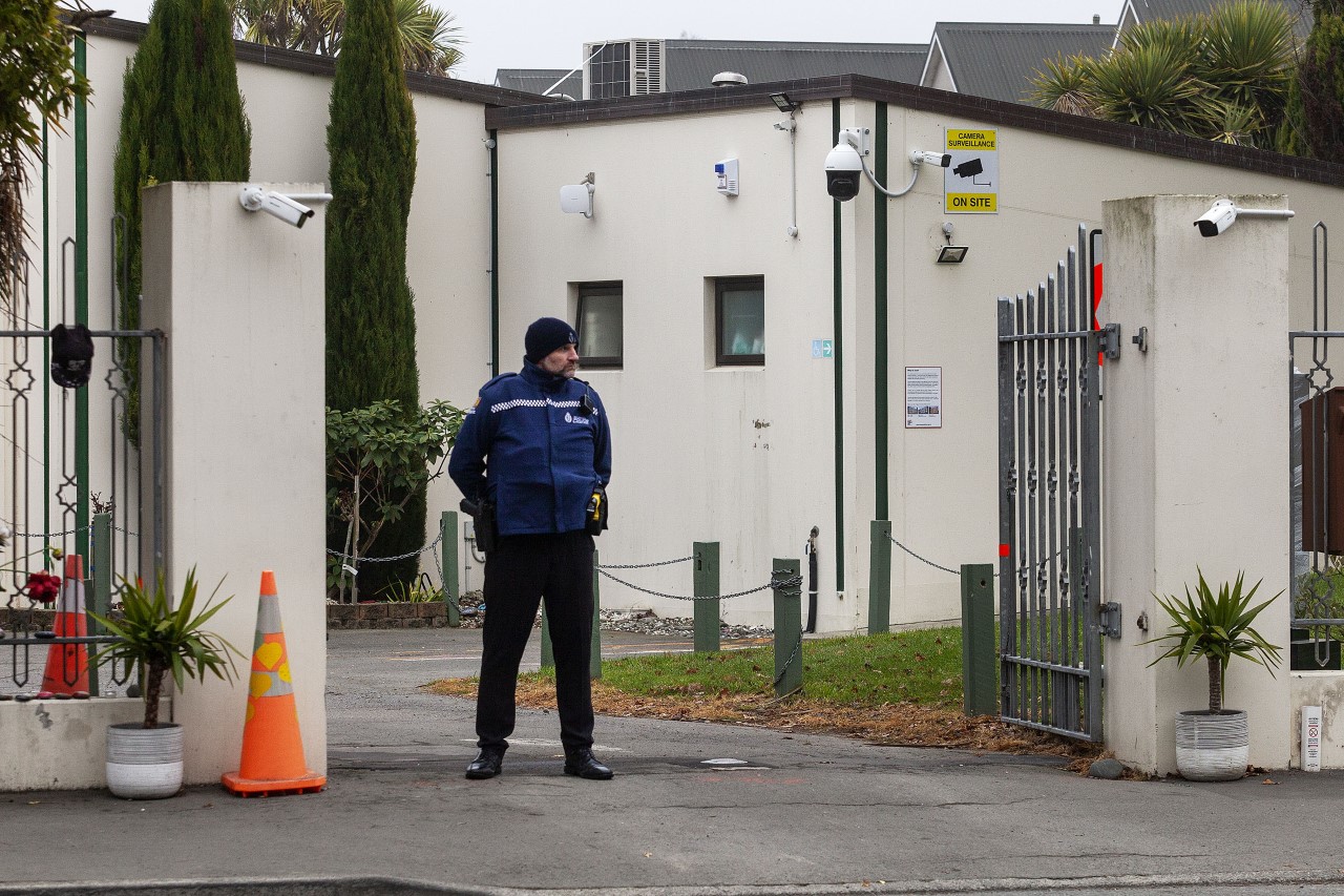 Police presence at Al Noor mosque | Otago Daily Times Online News
